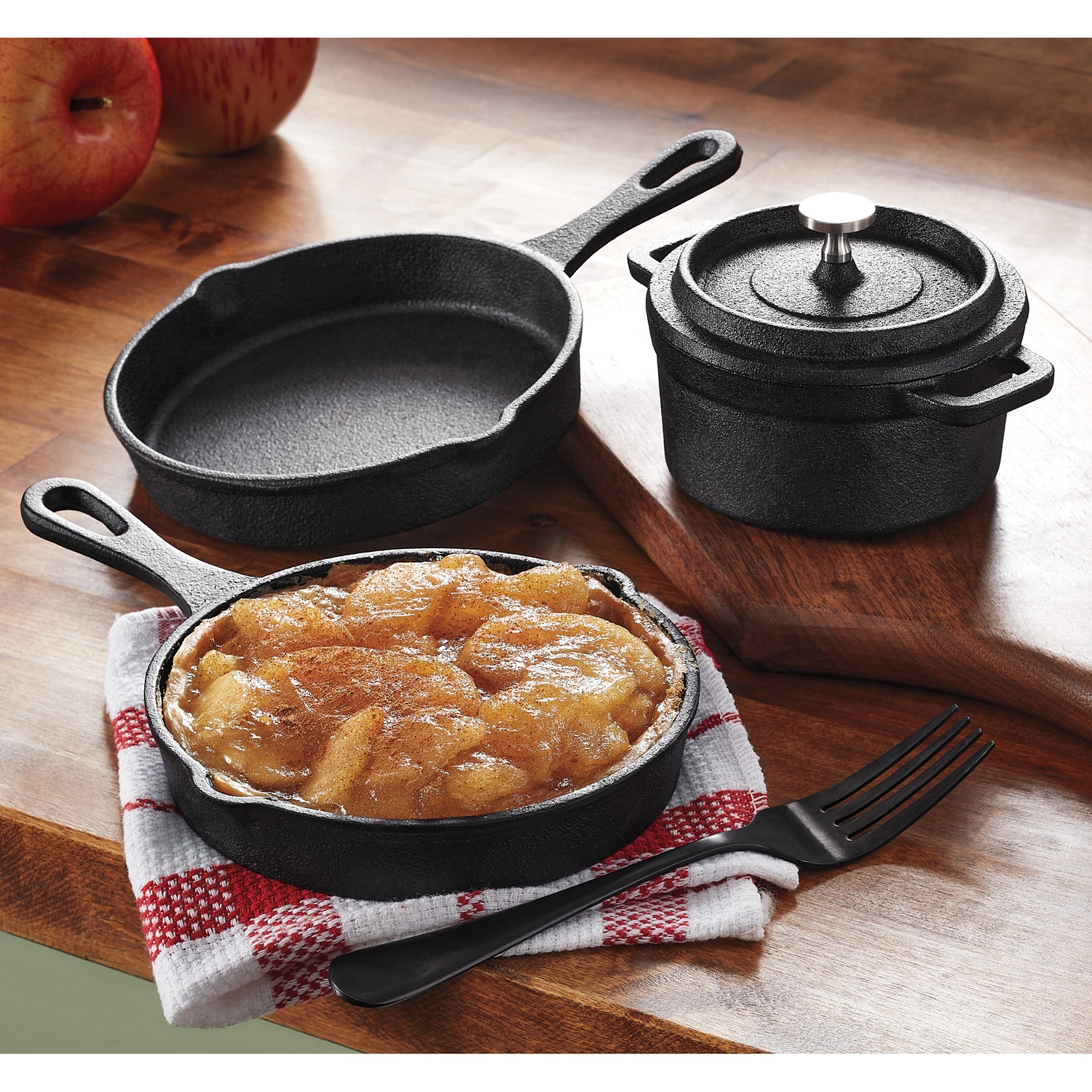 4-Piece Pre-Seasoned Cast Iron Mini Cookware Set | Country Door