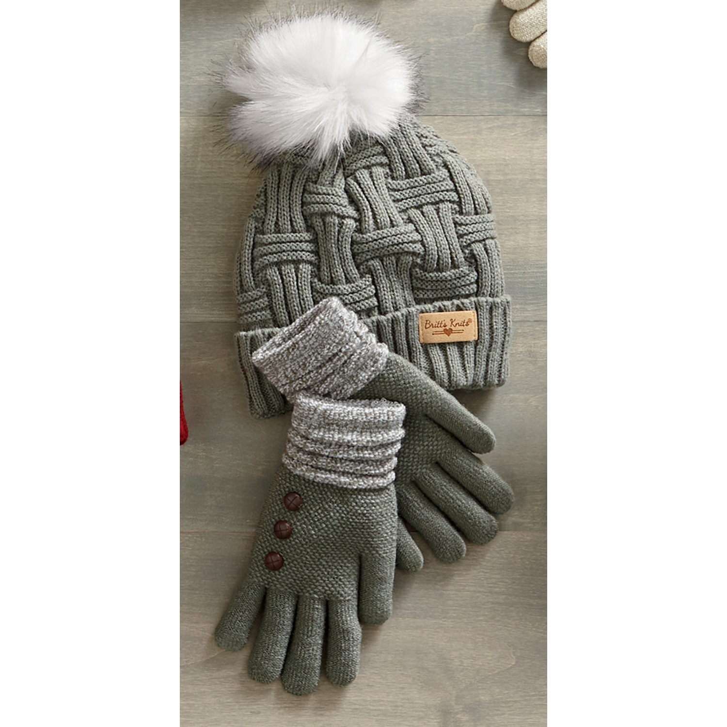 Classic Britt’s Knits Hat and Gloves | Country Door