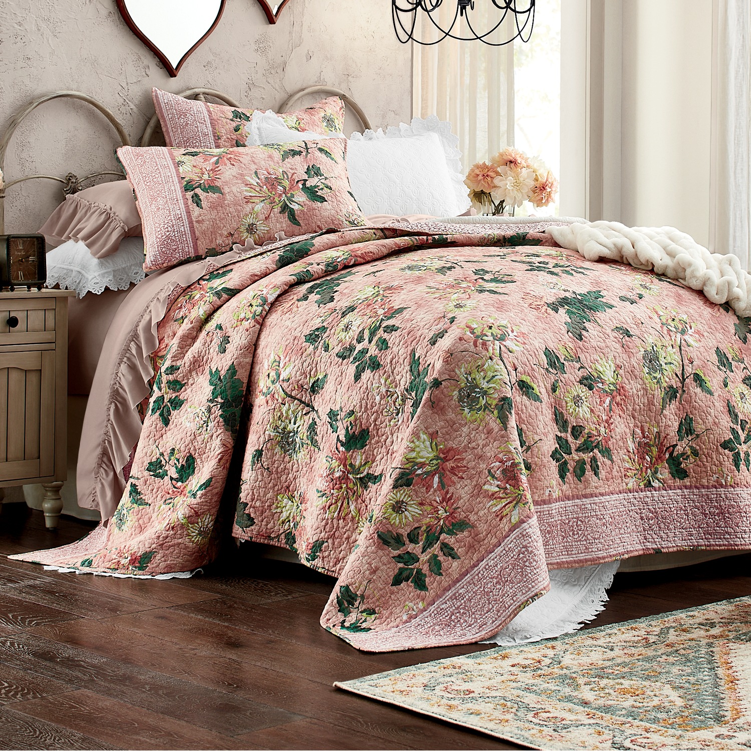 Chrysanthemum Oversized Quilt | Country Door