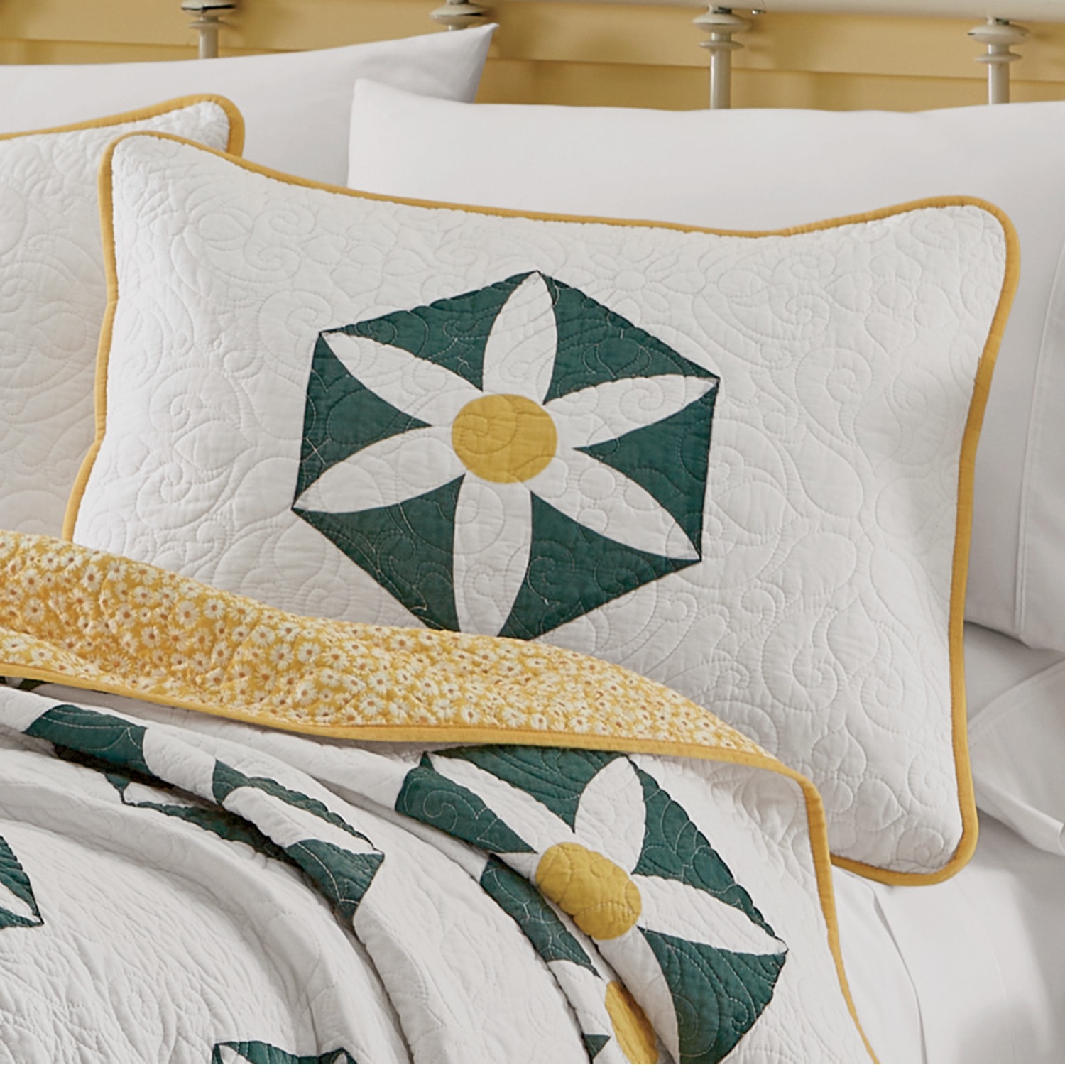 Vintage Daisy Sham | Country Door