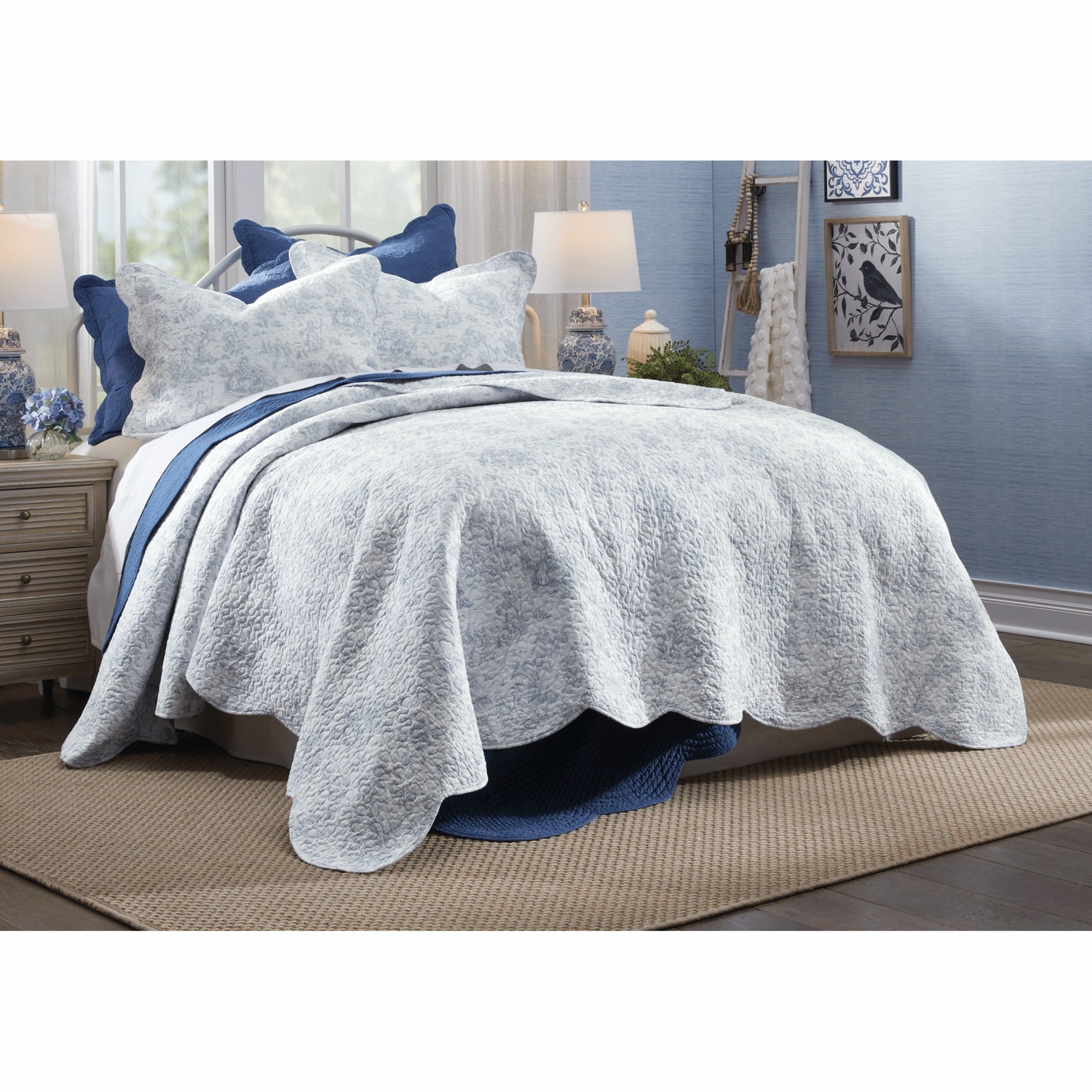 Summer Toile Oversized Quilt and Sham | Country Door