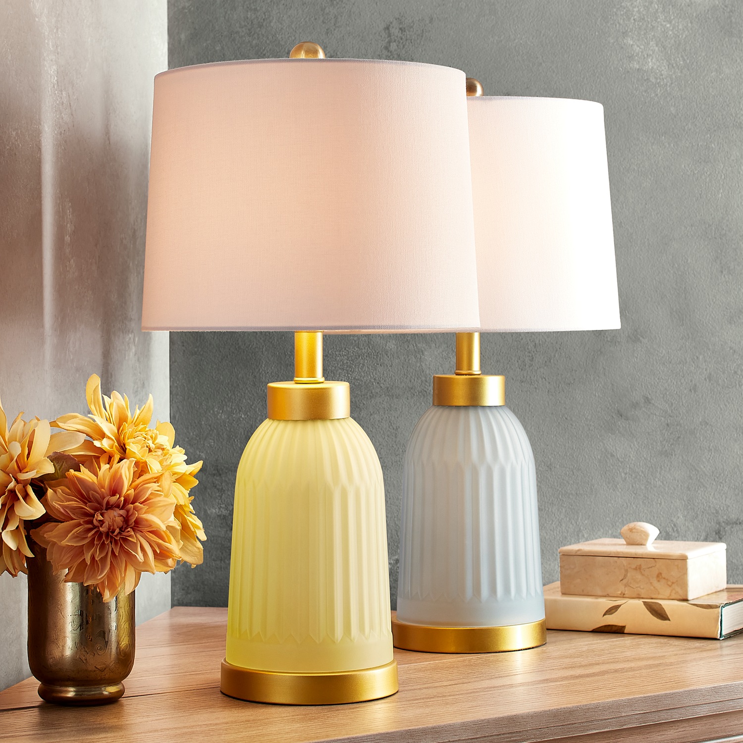 Vanna Glass Table Lamp | Country Door